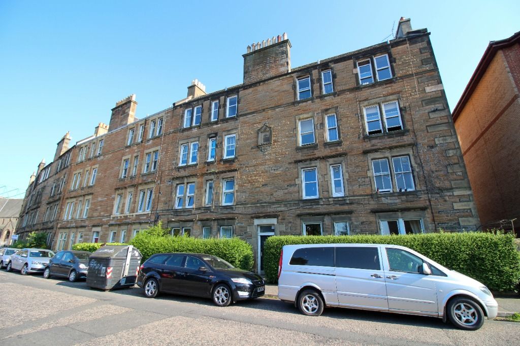 1 bed flat to rent in Albion Road, Edinburgh EH7, £795 pcm - Zoopla