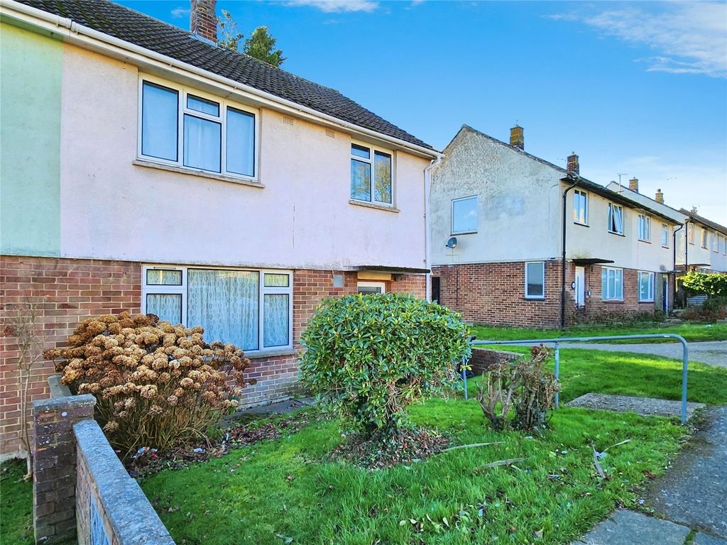 3 Bed Semi Detached House For Sale In Kent Avenue Canterbury Kent Ct1