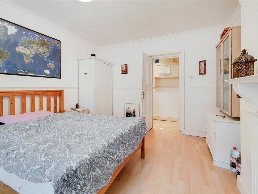 4 bed flat to rent in Boswell Street, London WC1N, £4,767 pcm - Zoopla