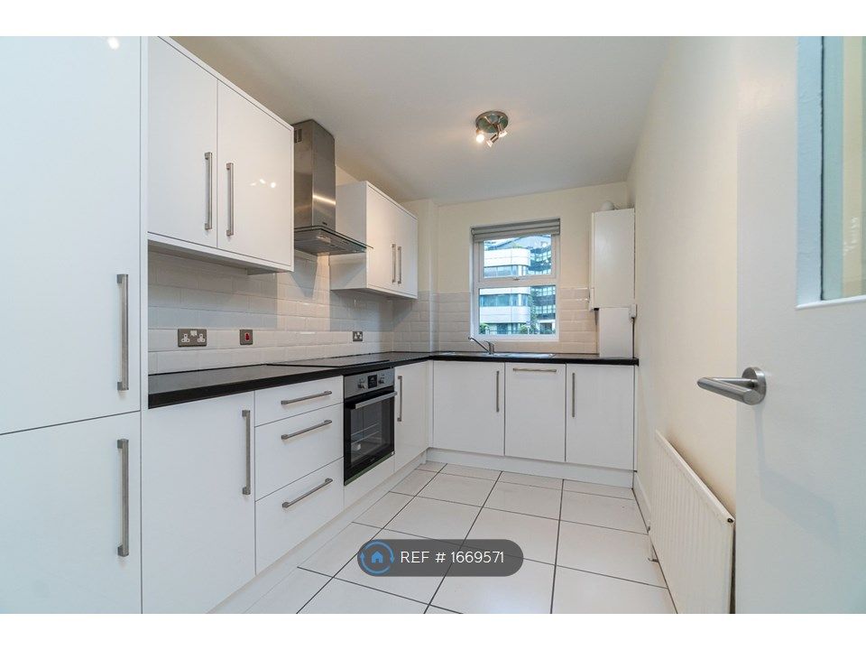 2 bed flat to rent in Viceroy Court, Croydon CR0 - Zoopla