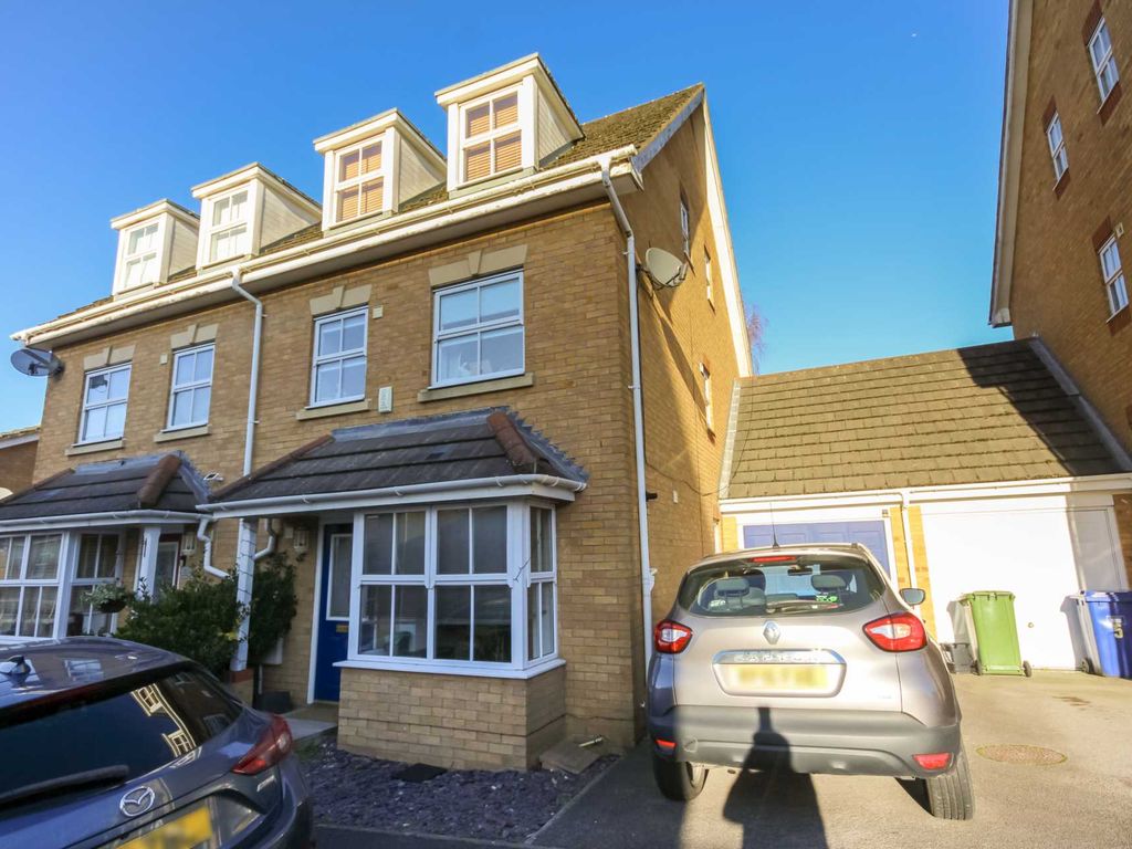 4 bed semi-detached house for sale in Boole Heights, Bracknell RG12, £ ...