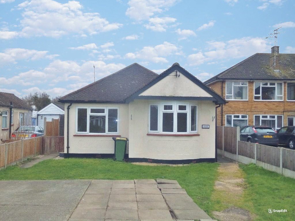3 bed bungalow for sale in Ashingdon Road, Rochford, Essex SS4, £ ...