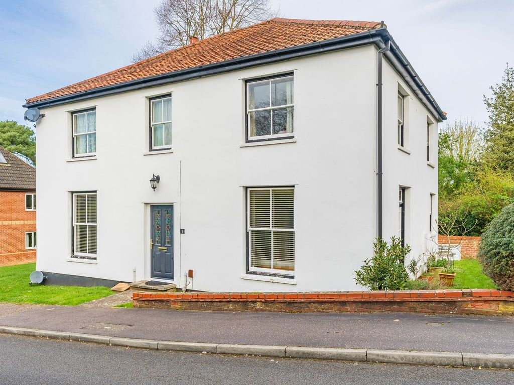2 bed flat to rent in The Waterside, Hellesdon NR6, £1,000 pcm - Zoopla