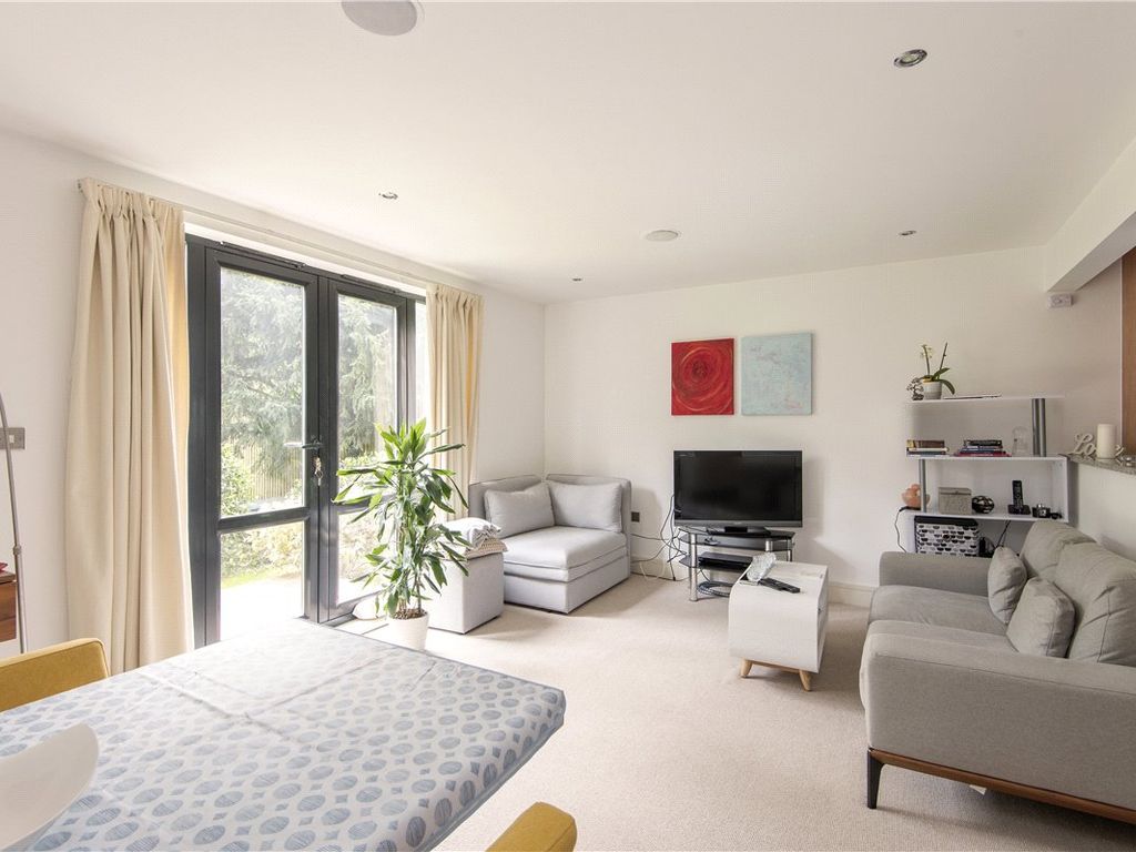 2 bed flat for sale in Victoria Drive, London SW19 - Zoopla