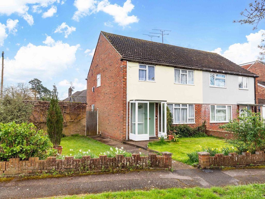 3 Bed Semi Detached House For Sale In St Marys Drive Crawley Rh10 £
