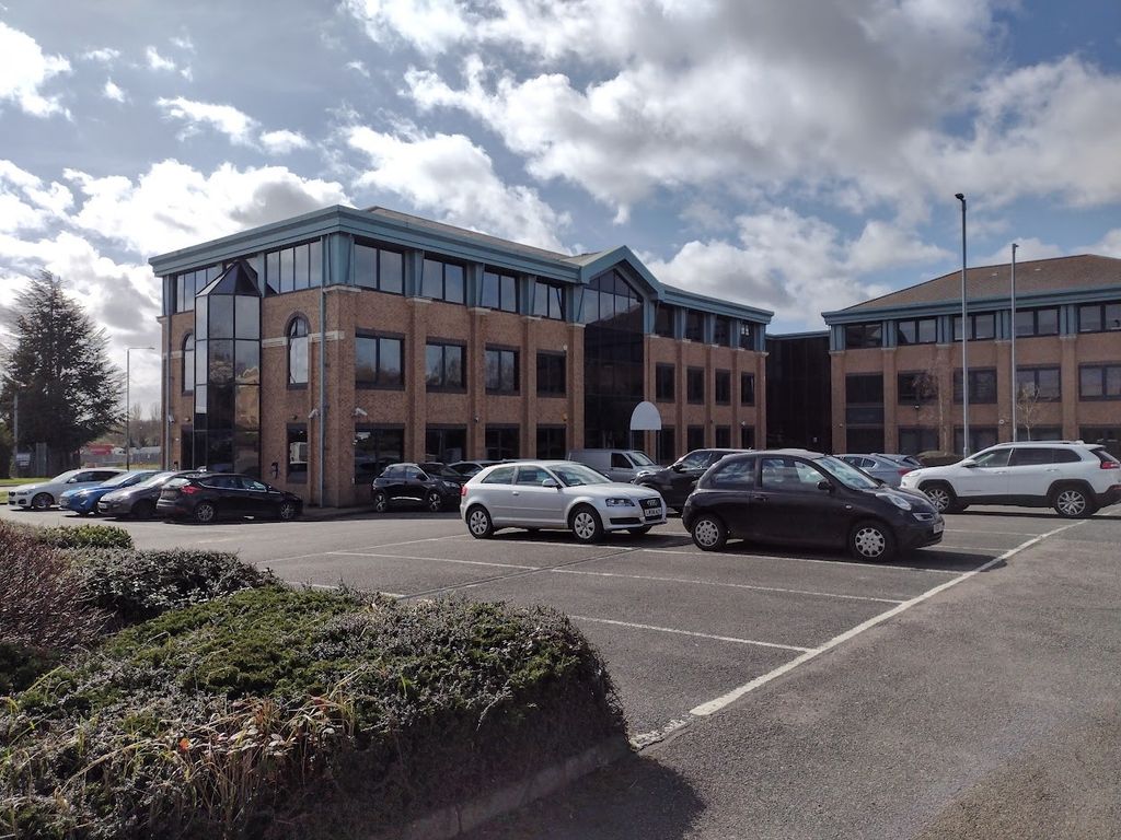 Office to let in Weldon House, Corby NN17, £35,000 pa - Zoopla