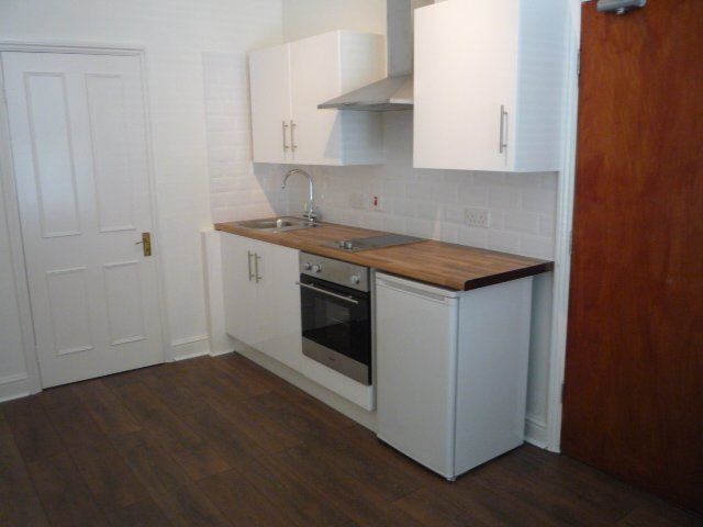 Studio to rent in Manstone Road, London NW2, £953 pcm - Zoopla