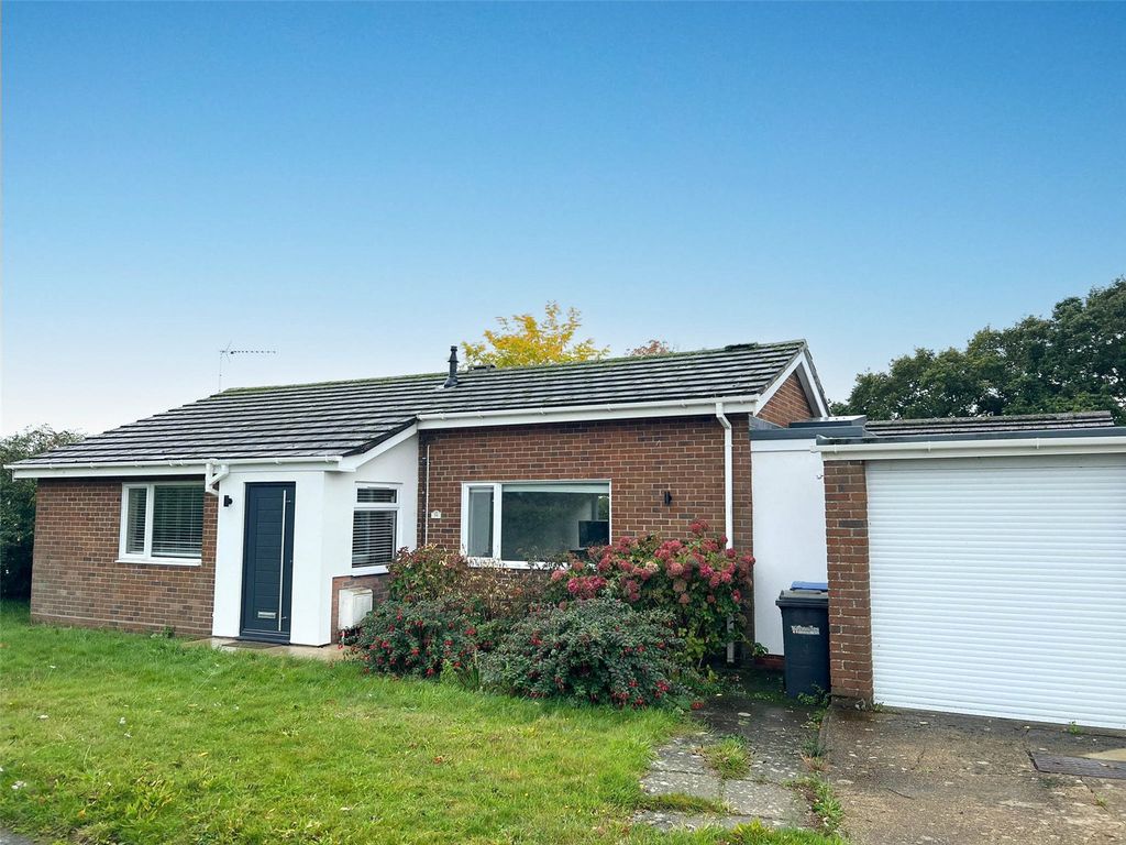 2 Bed Bungalow For Sale In Chaplin Road East Bergholt Colchester