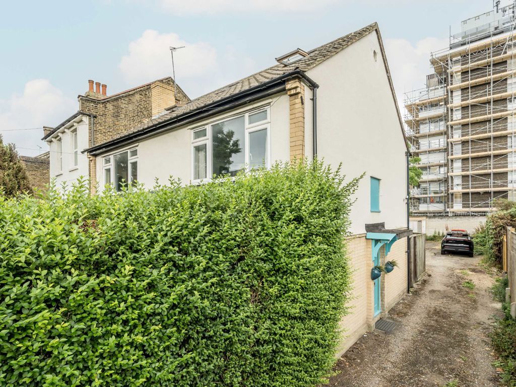 3 bed maisonette for sale in Griffiths Road, London SW19, £575,000 - Zoopla
