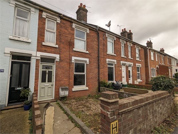 2 Bed Terraced House For Sale In Bergholt Rd Colchester Co4 £210 000