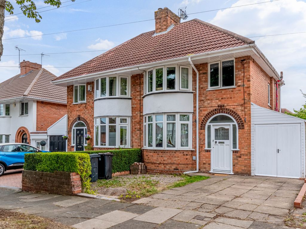 3 Bed Semi Detached House For Sale In Pakefield Road Kings Norton