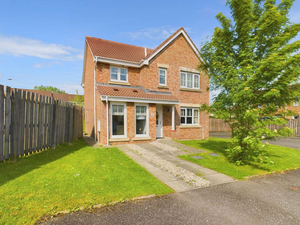 4 bed detached house for sale in Peach Court, Carfin ML1, £250,000 - Zoopla