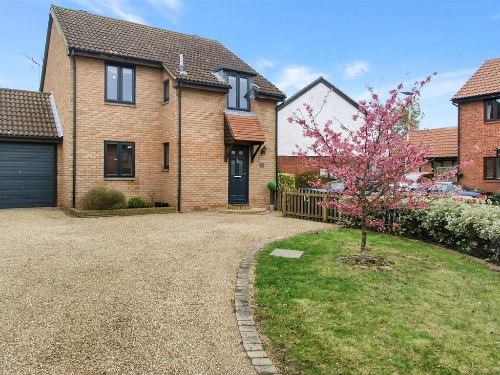 4 bed link detached house for sale in Long Meadow, Bishop's Stortford ...