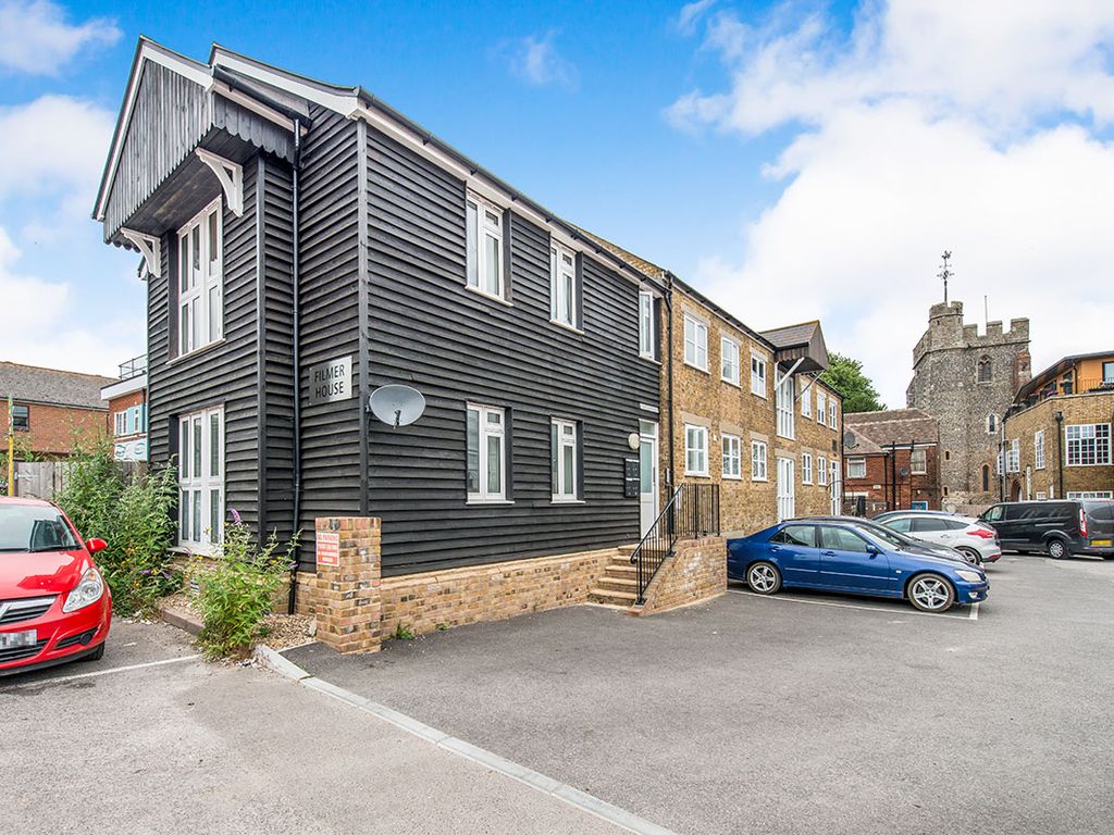 2 bed flat to rent in High Street, Sittingbourne, Kent ME10 - Zoopla