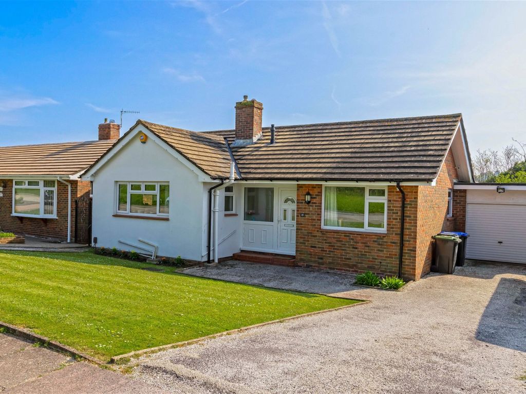 2 Bed Bungalow For Sale In Long Meadow Findon Valley Worthing Bn14 £