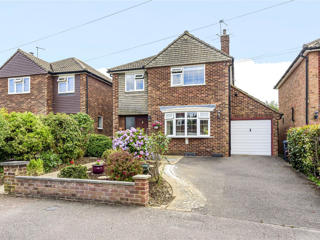 3 Bed Detached House For Sale In Rochford Road Bishops Stortford