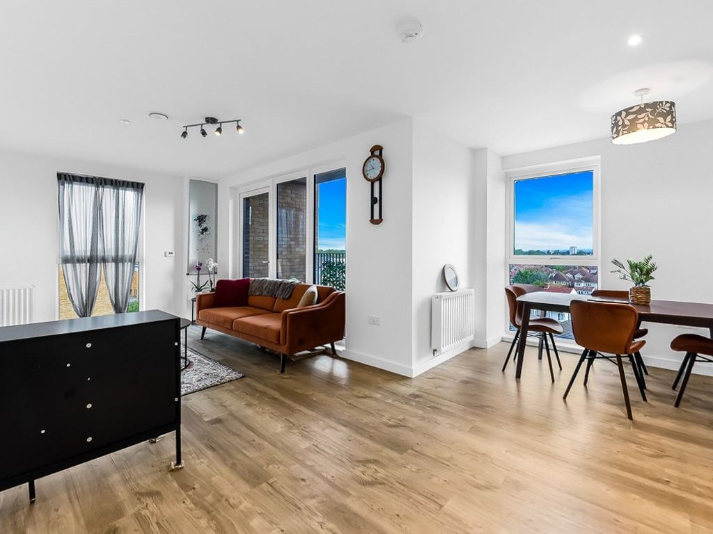 3 bed flat for sale in Mortise House, Chailey Place, Hayes UB3, £ ...