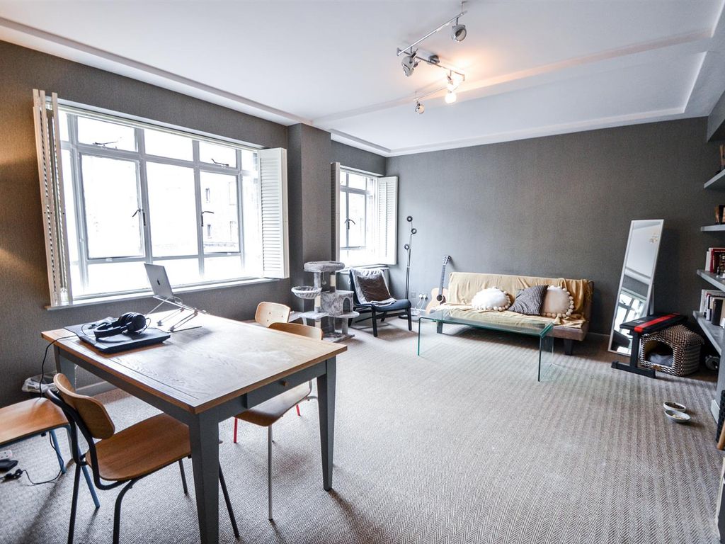 1 bed flat to rent in Paramount Court, University Street London WC1E, £ ...