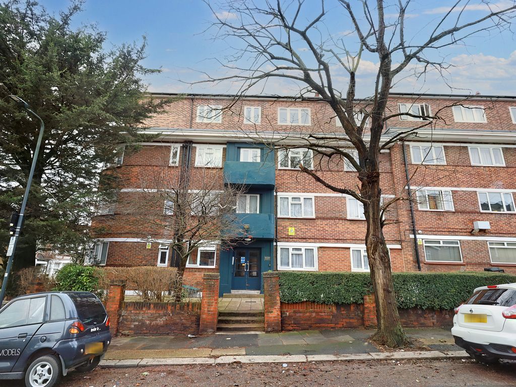 2 bed flat for sale in Nicoll Road, London NW10, £230,000 - Zoopla