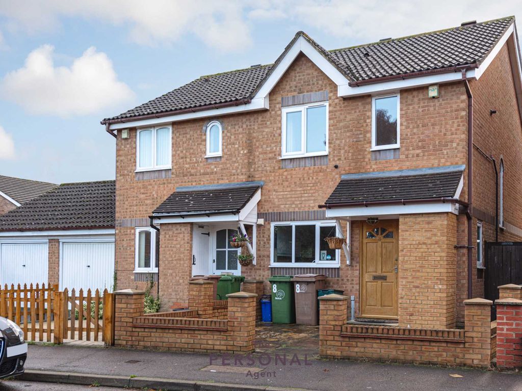 3 Bed Semi Detached House To Rent In Cotswold Way Worcester Park Kt4