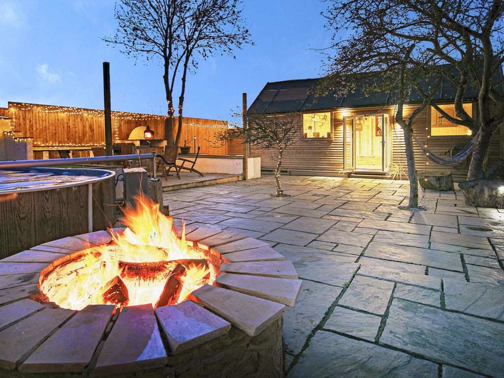 4 bed detached house for sale in Doncaster Road, Langold, Worksop ...