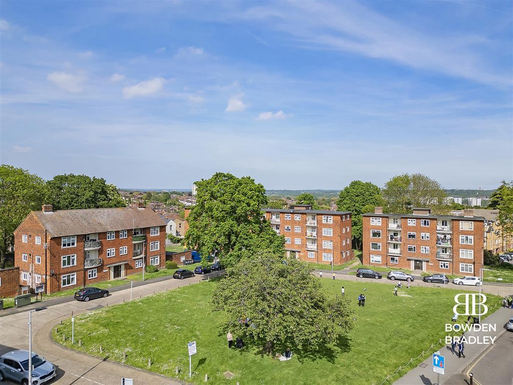 3 bed flat for sale in Priory Close, Churchfields, London E18, £350,000 ...