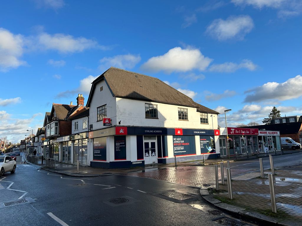 Retail premises to let in Station Road, Addlestone KT15, £16,500 pa ...