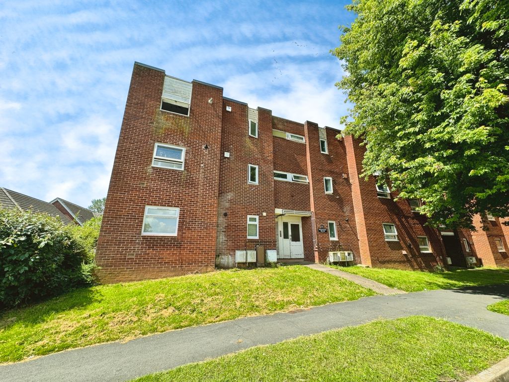 1 bed flat for sale in Beaconsfield, Brookside, Telford TF3, £72,500 ...
