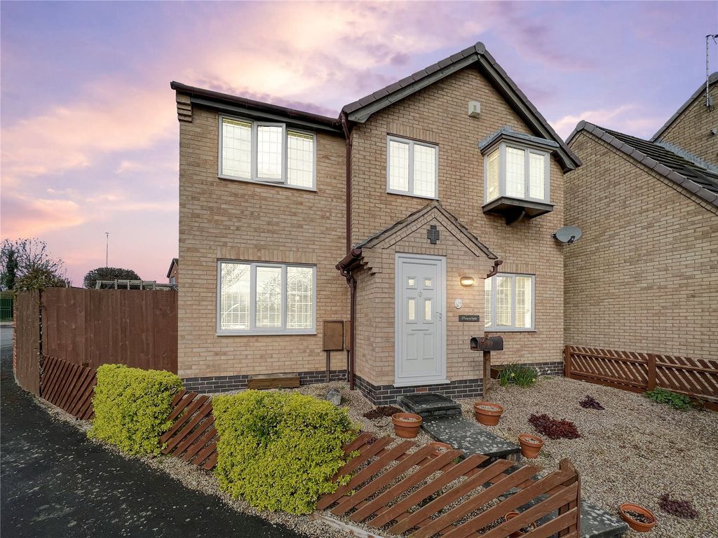 4 Bed Detached House For Sale In Ashurst Close Wigston Leicestershire
