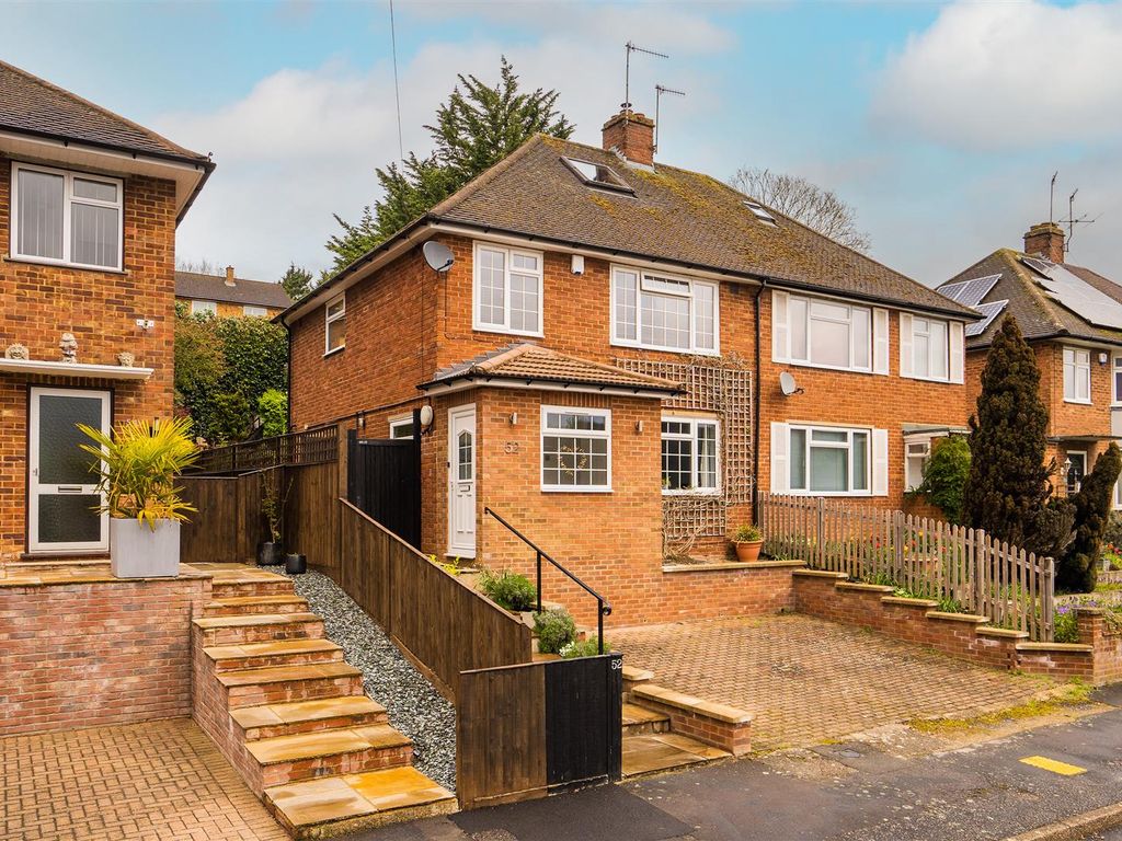 3 Bed Semi Detached House For Sale In Buckingham Drive High Wycombe
