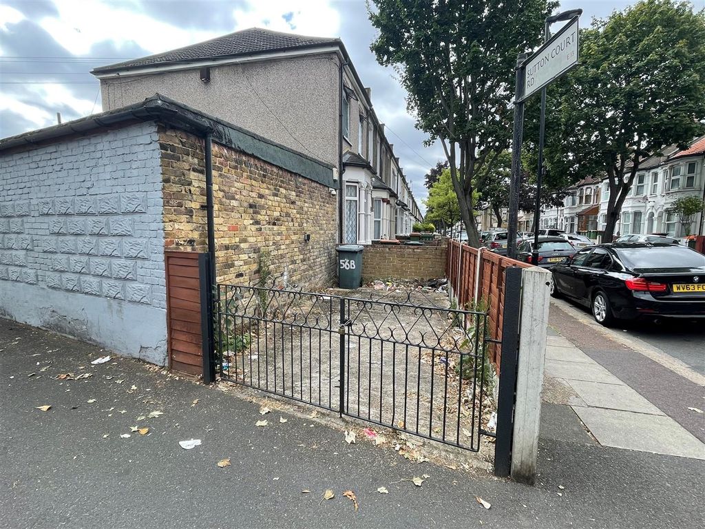 Land for sale in Boundary Road, Plaistow, London E13, £195,000 - Zoopla