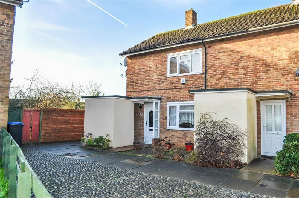 2 Bed End Terrace House To Rent In Hare Street Springs Harlow Cm19