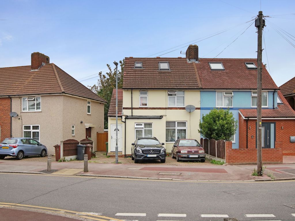 5 Bed End Terrace House For Sale In Stamford Road Dagenham Rm9 £