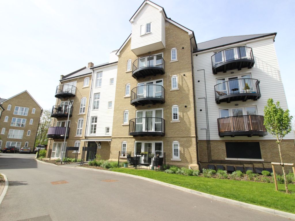 1 bed flat to rent in Manor Drive North, New Malden KT3, £1,600 pcm ...