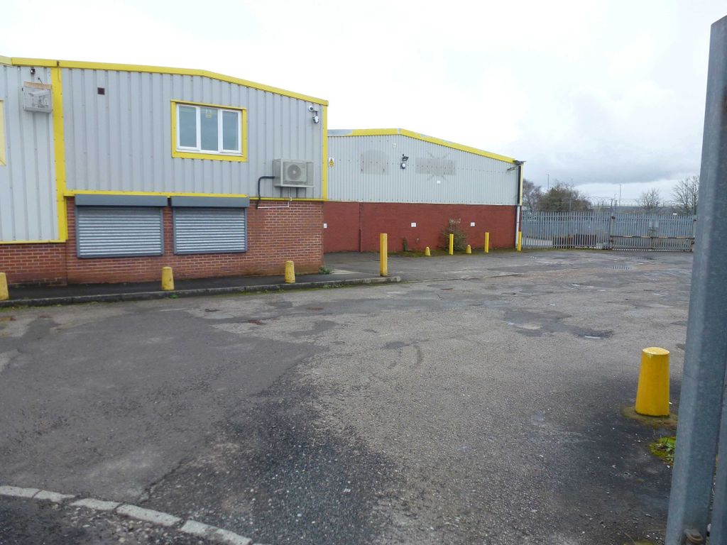 Warehouse to let in Leamore Lane, Walsall WS2, Non quoting - Zoopla