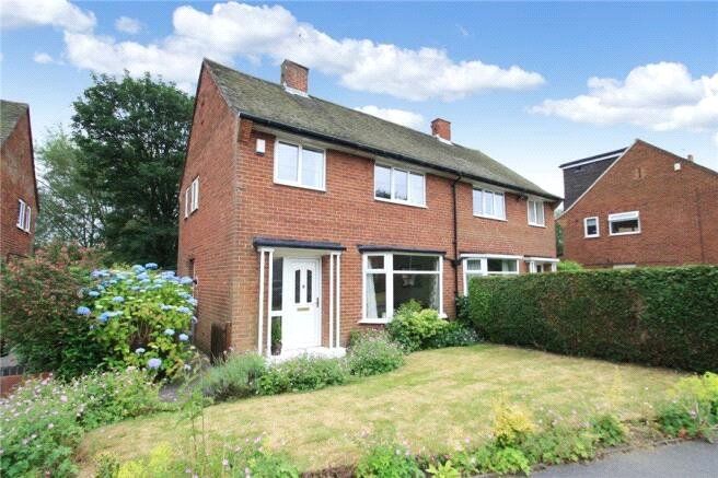 3 bed detached house to rent in West Park Grove, Leeds, West Yorkshire ...