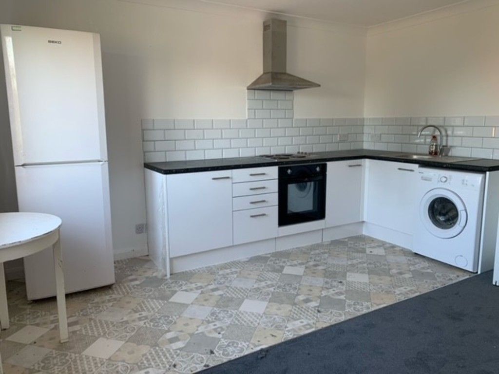 1 bed flat for sale in Durham Road, London SW20 - Zoopla