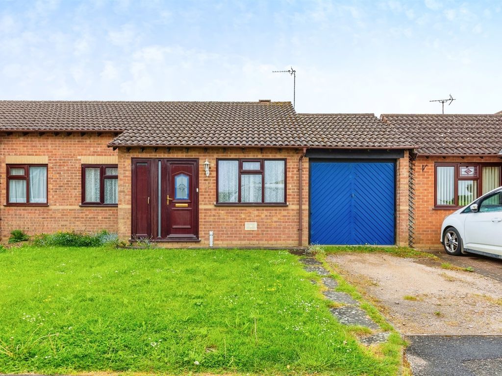 2 Bed Semi Detached Bungalow For Sale In Heathcote Grove Desborough