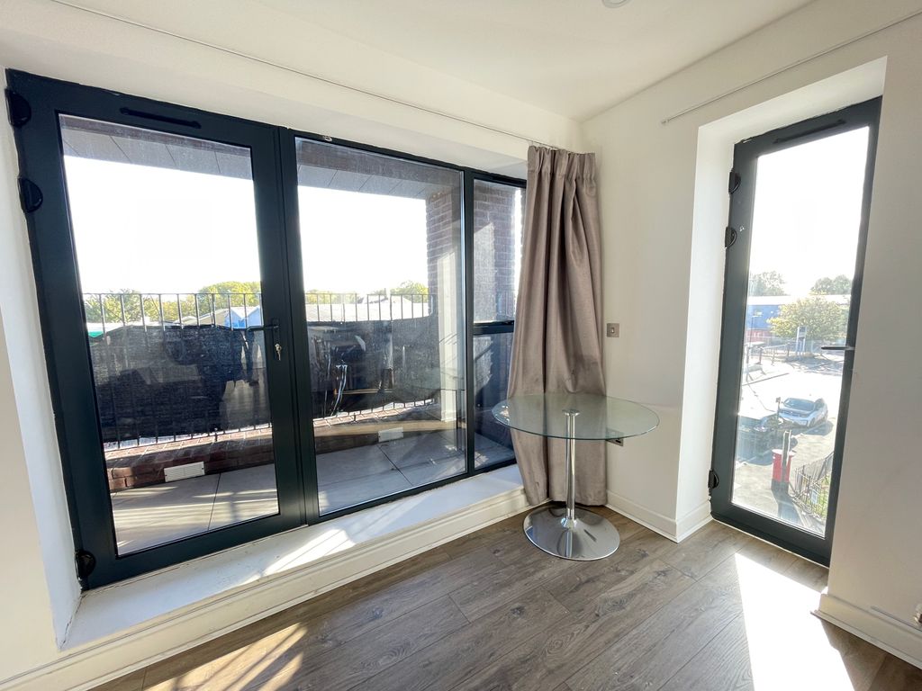 1 bed flat to rent in Butchers Road, Canning Town, London E16, £2,000 ...