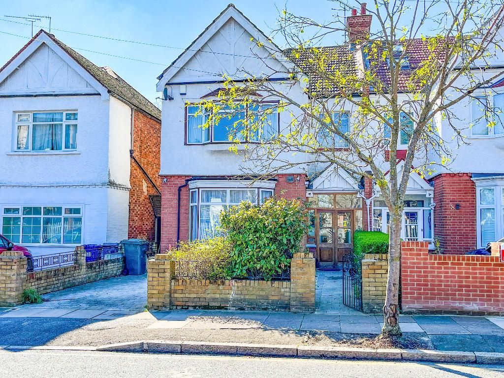 4 bed property for sale in Thorverton Road, Cricklewood, London NW2 ...