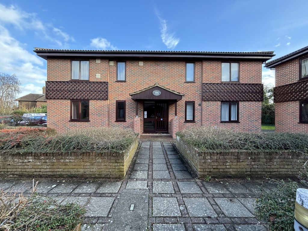 2 bed flat to rent in Peri Court, St. Mildreds Place, Canterbury CT1, £ ...