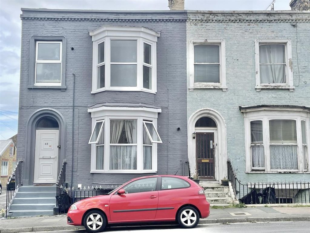 2 bed flat for sale in Addington Street, Margate CT9, £180,000 - Zoopla