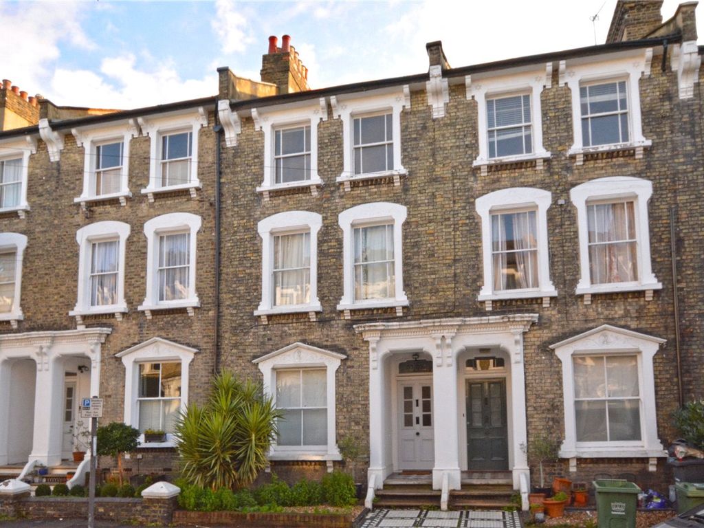 2 bed flat to rent in Quentin Road, London SE13, £1,850 pcm - Zoopla