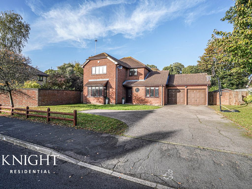 4 Bed Detached House For Sale In Eastwood Drive Highwoods Colchester