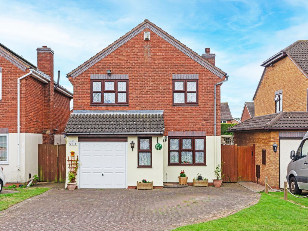 4 bed detached house for sale in Castle Crescent, Birmingham B36, £ ...