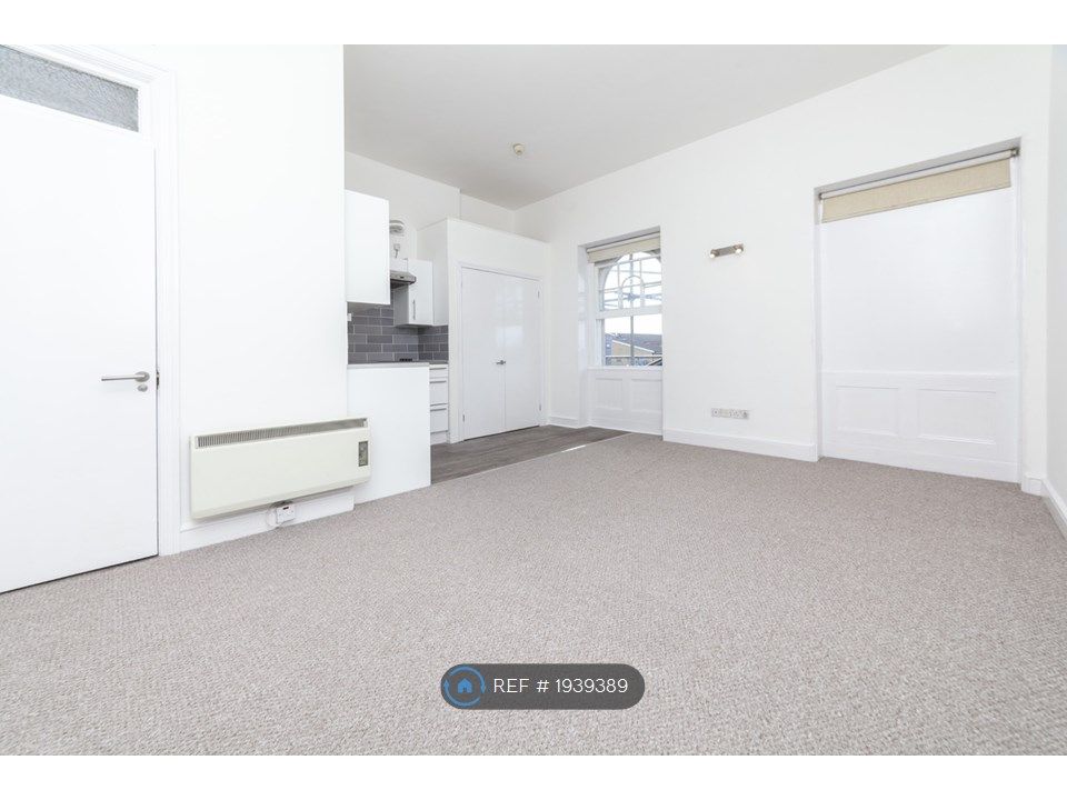 Studio to rent in North Road, London N7, £1,250 pcm - Zoopla