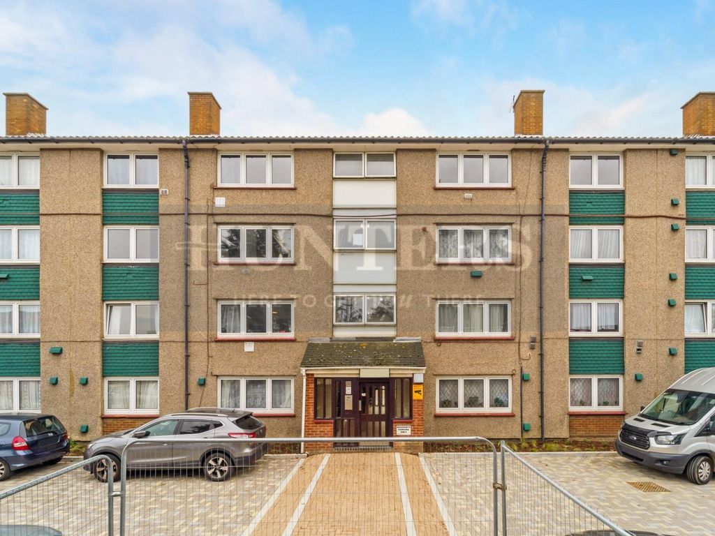 2 bed flat for sale in Green Lane, Hounslow TW4, £255,000 - Zoopla
