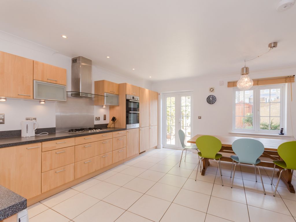 5 bed town house to rent in Reliance Way, East Oxford OX4, £3,400 pcm ...