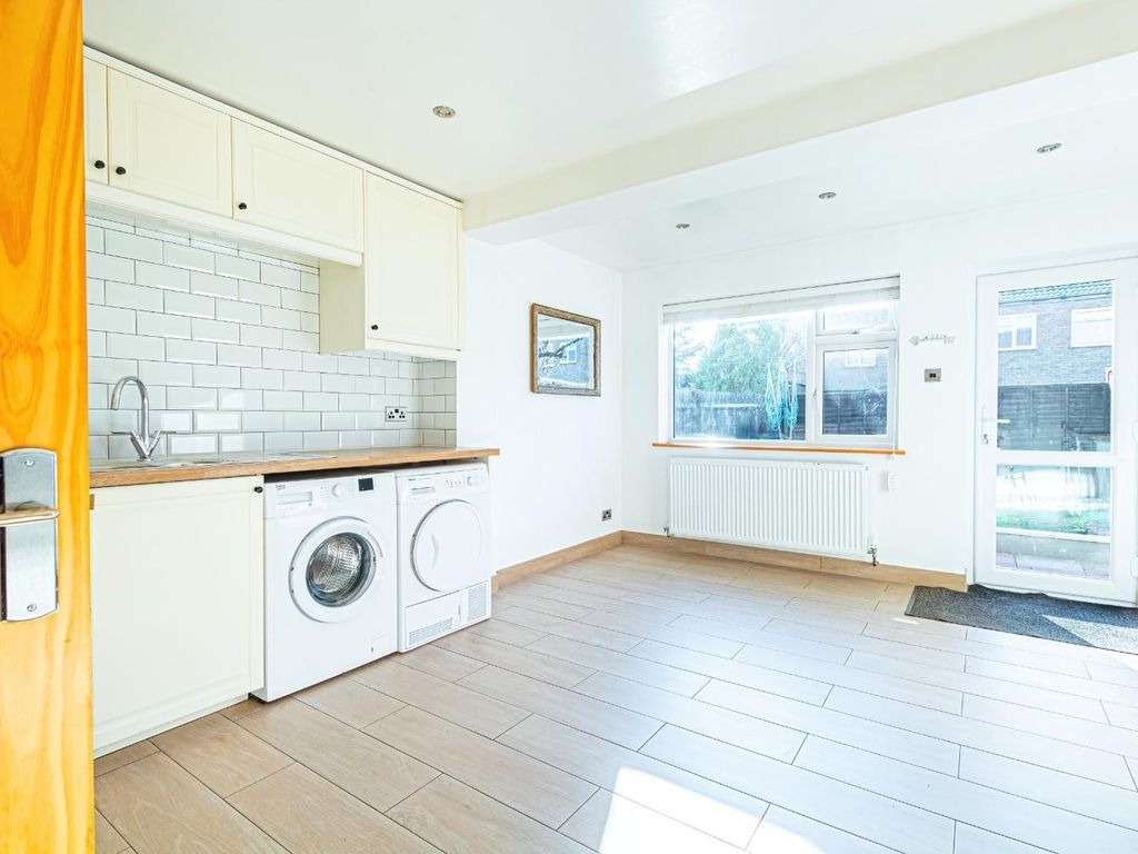 3 bed terraced house for sale in Greenlands, Leighton Buzzard LU7, £ ...