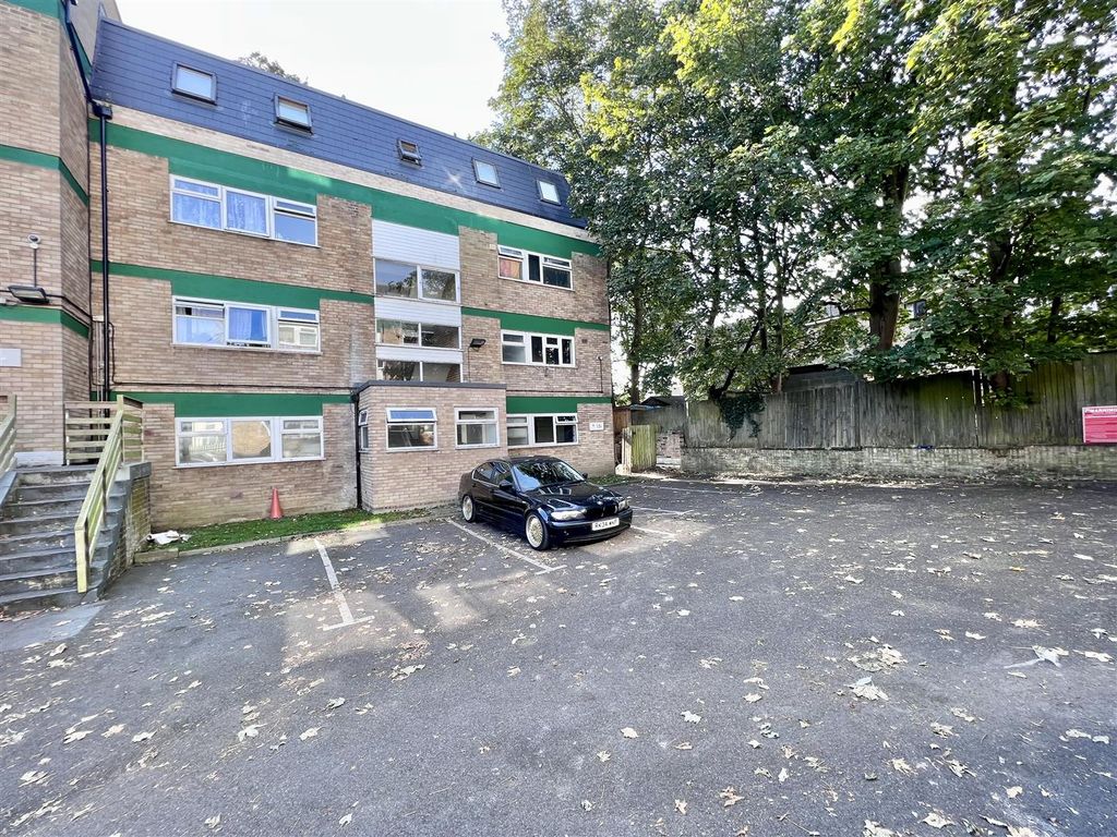 1 bed flat to rent in Brook Street, Luton LU3, £1,000 pcm - Zoopla